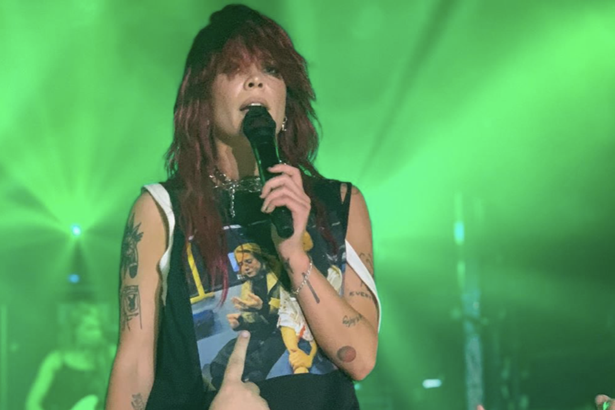 Halsey pays tribute to lesbian couple attacked on London bus during ...