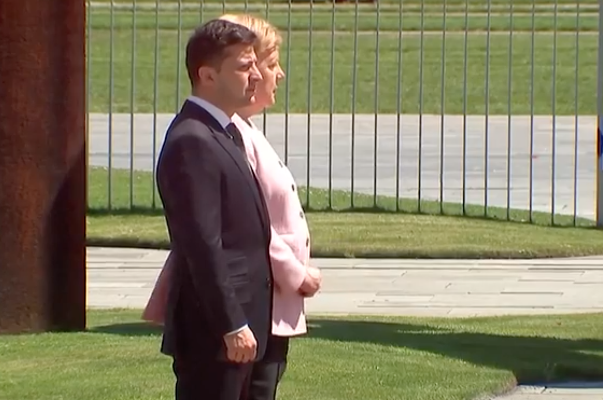 Angela Merkel blames dehydration for shaking scare | The Independent ...