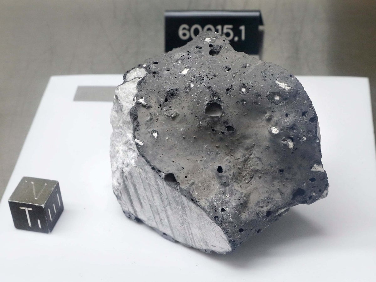 Nasa Alien Moon Rocks Stolen From Rock