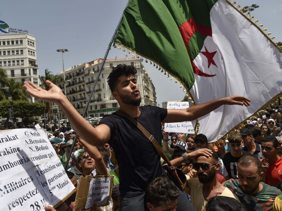 Algeria Revolution: An obsession with the historical defeat of French ...