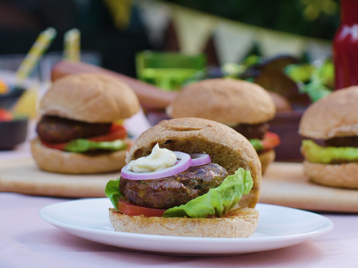 How to make the perfect Brazilian BBQ beef burger | The Independent ...