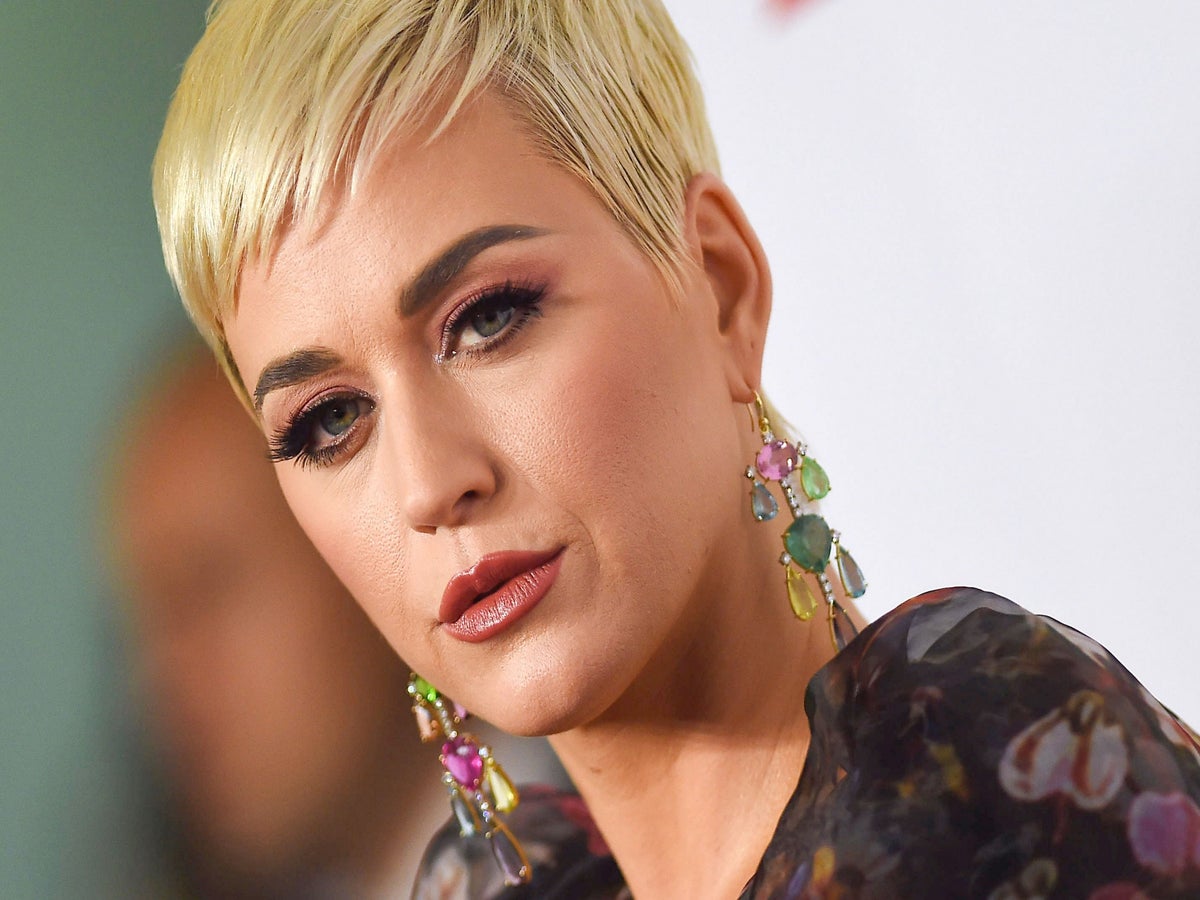 Katy Perry Grill Dark Horse