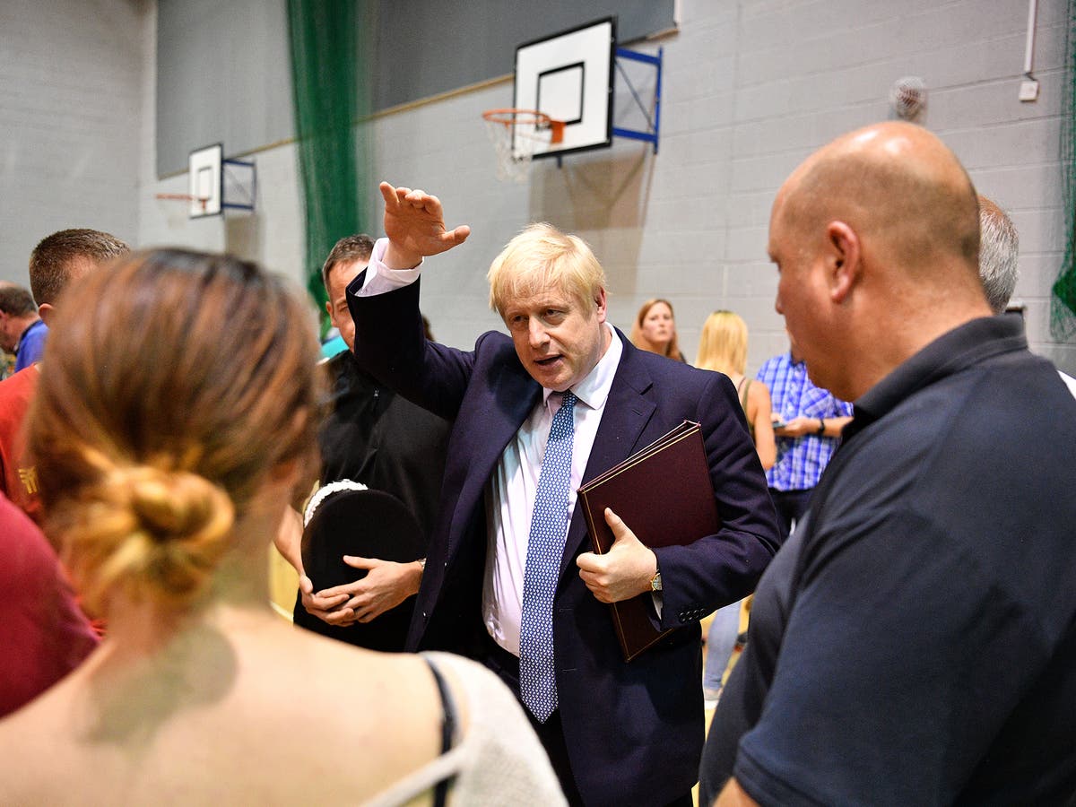 Whaley Bridge flooding: Boris Johnson visits evacuated villagers amid ...