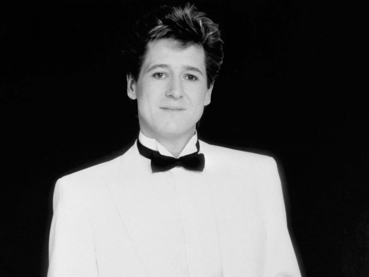 Joe Longthorne death: Veteran singer and entertainer dies at Blackpool ...