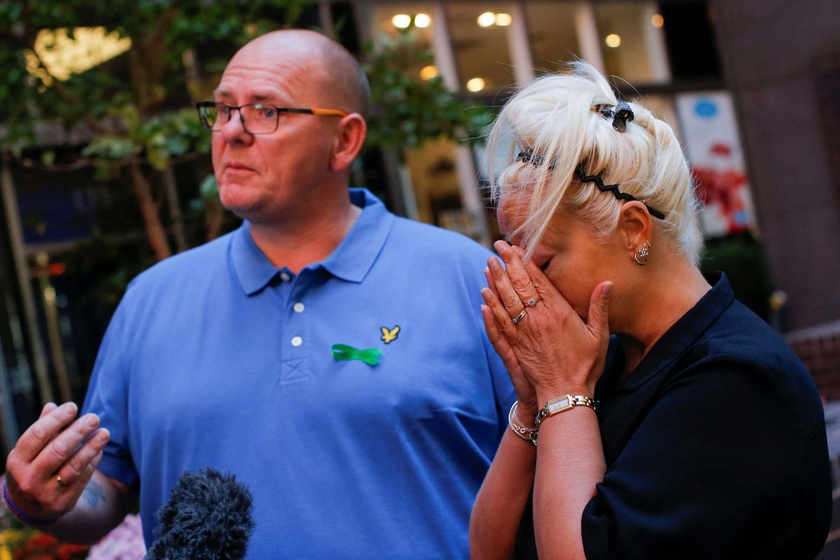Harry Dunn: Trump 'ambushes' parents of British teenager by revealing ...