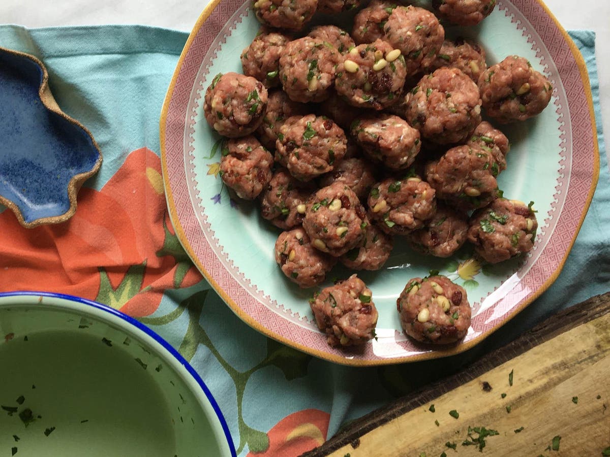 How to make meatballs with dried barberries and pine nuts | The ...