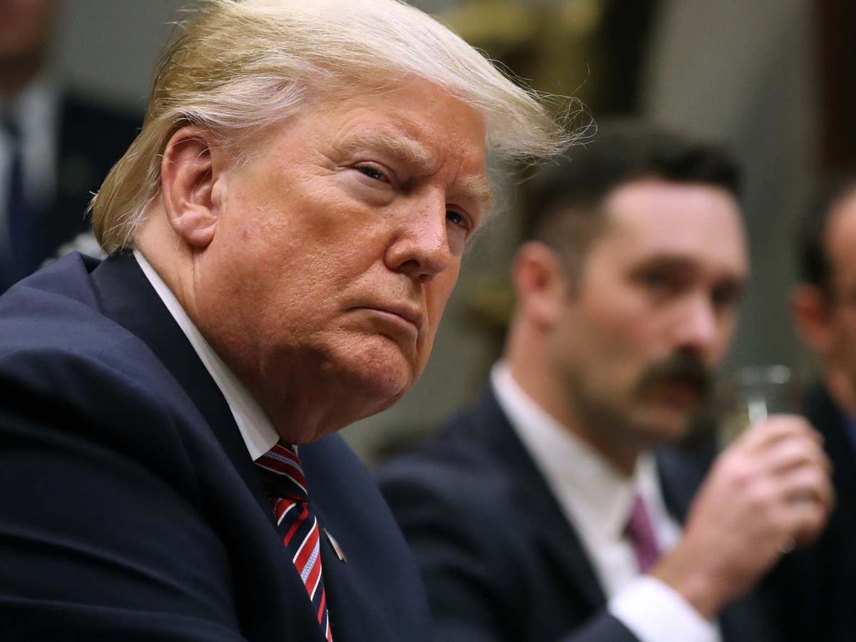 Trump complains about light bulbs making him look orange and people ...