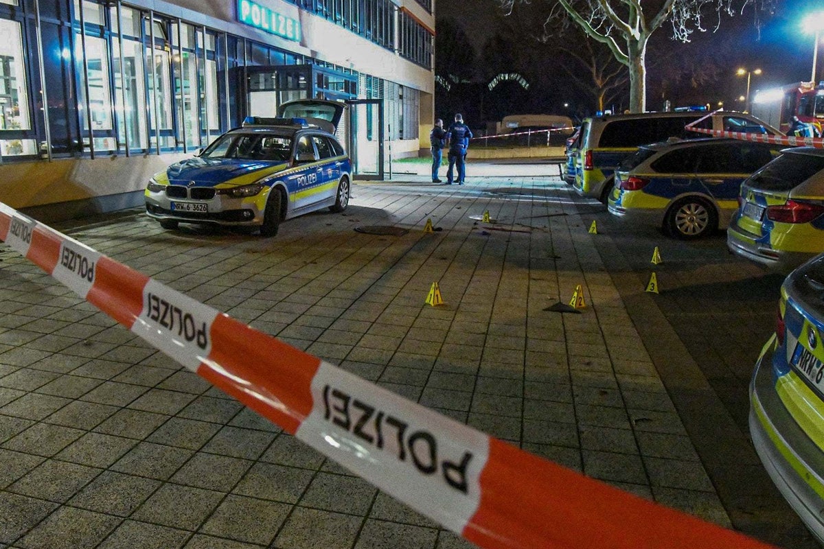 German police shoot dead man who tried to attack them with knife | The ...