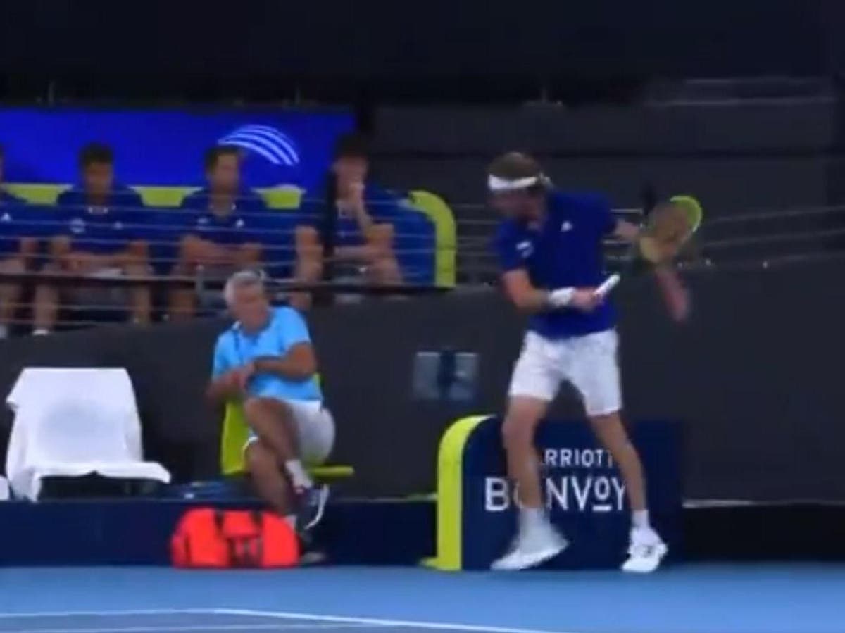 Stefanos Tsitsipas video: Tennis player hits father with racket after ...
