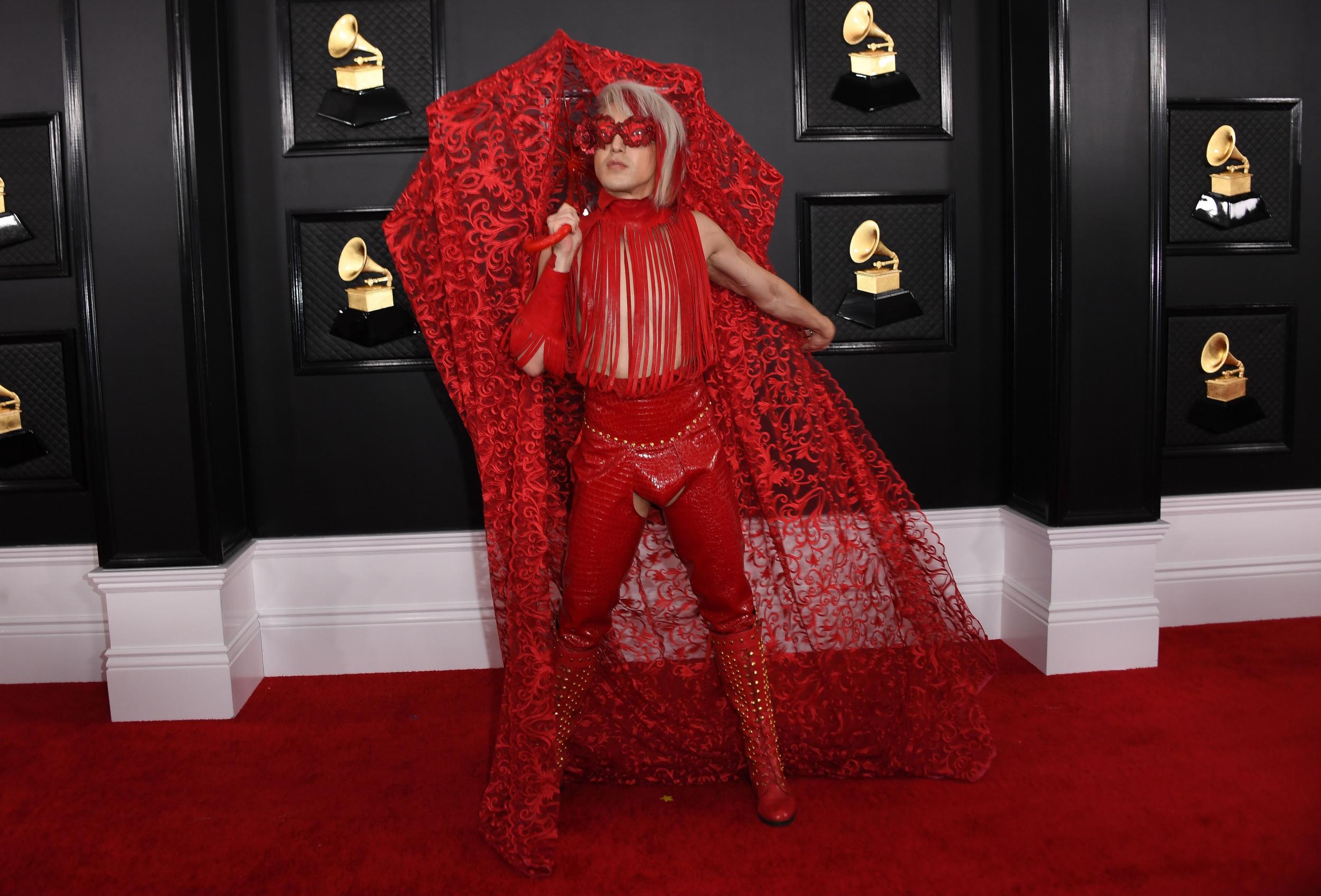 Guapdad 4000 Attends The Grammys In A 10-Foot-Long Durag | ResetEra