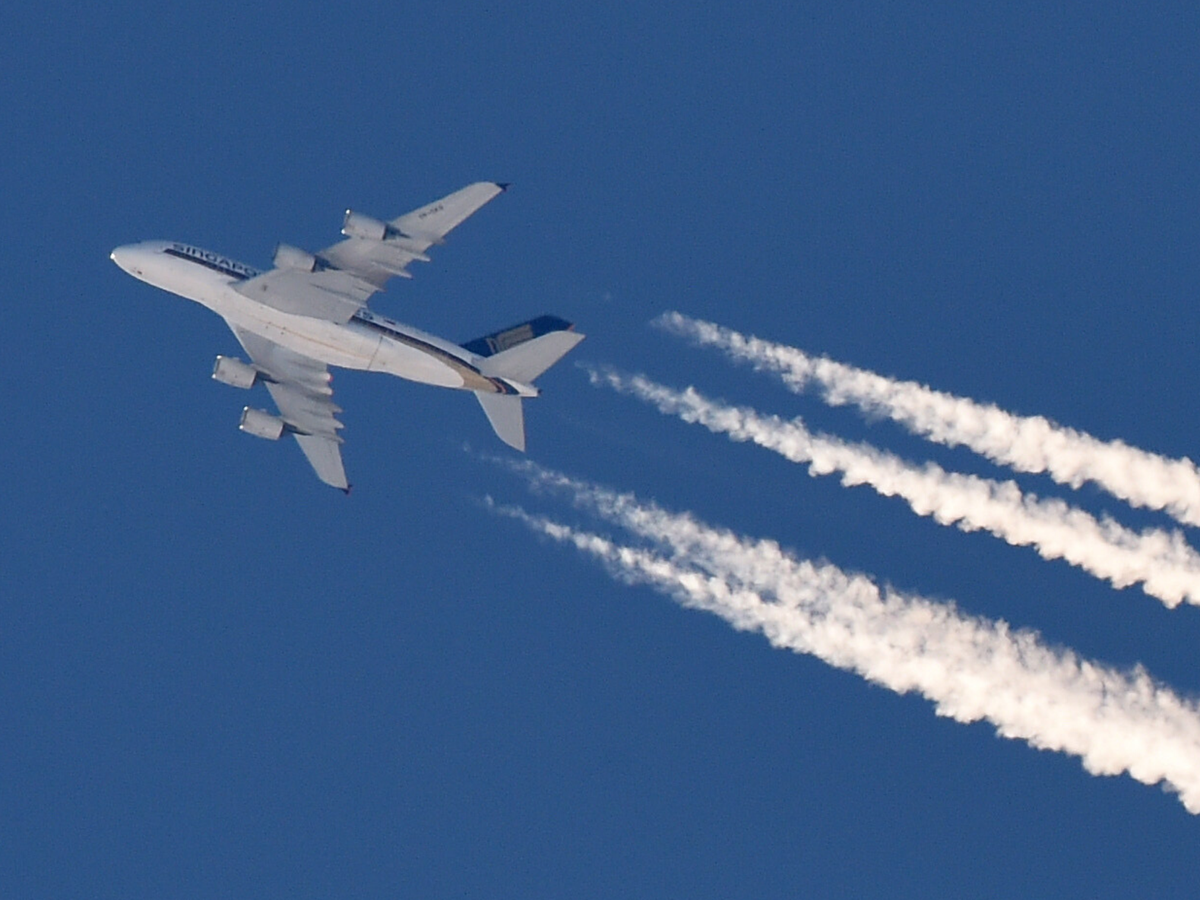 Climate impact of flying could be cut significantly with small altitude ...