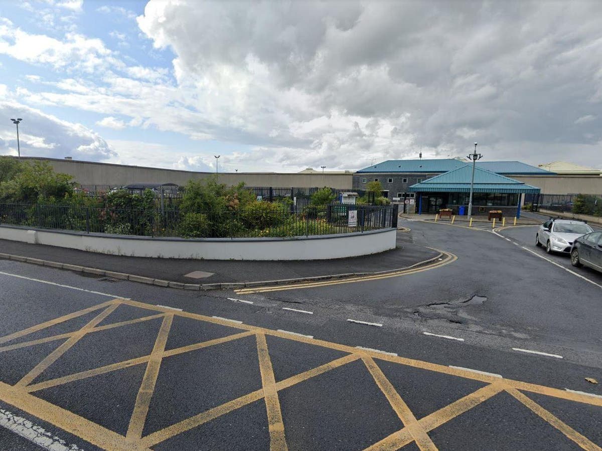 Prison siege finally ends as hostage takers accept Mars bar in exchange ...