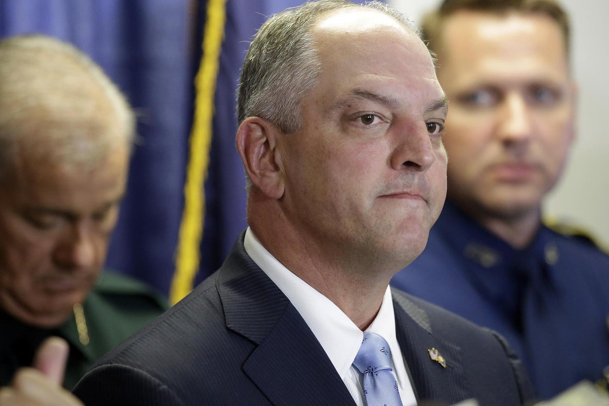 US judge who sent racist texts should resign, governor says | The ...