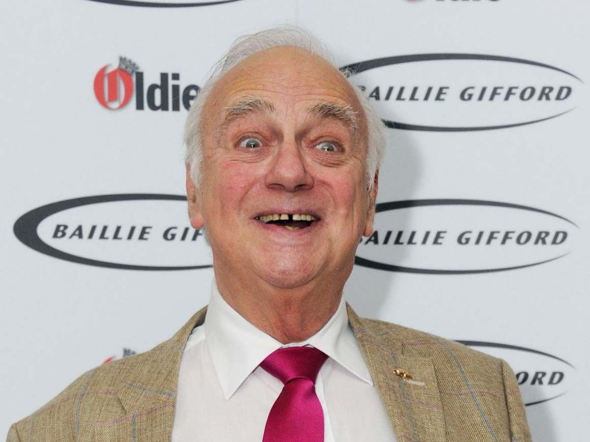 Roy Hudd death: Coronation Street star and BBC comedy host dies aged 83 ...