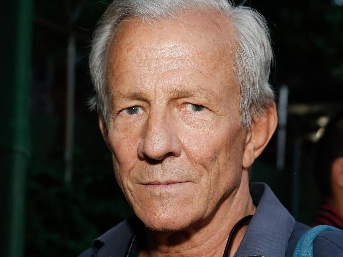 Peter Beard: Famed wildlife photographer reported missing from his home ...