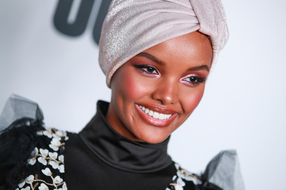 Halima Aden designs face masks for frontline workers who wear hijabs ...