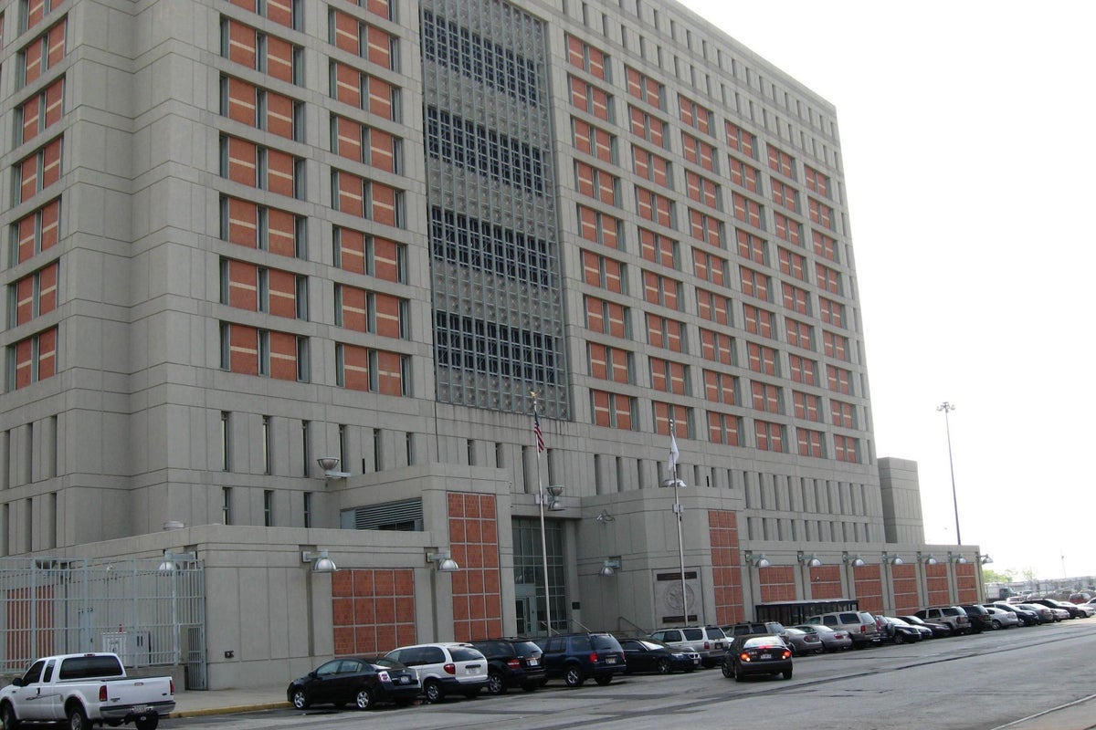 Jamel Floyd: Black inmate dies after being pepper sprayed by police in ...