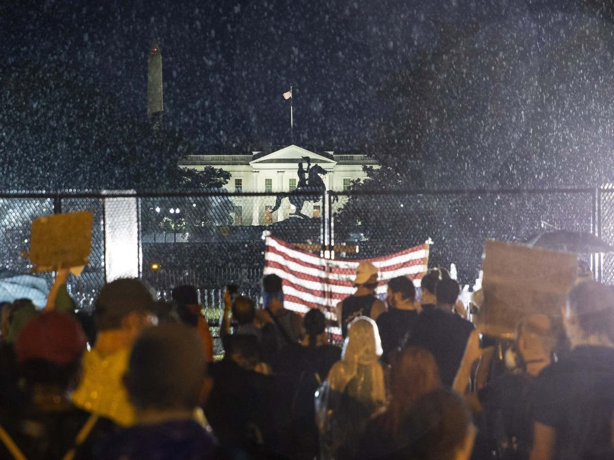 Trump builds wall of fencing around White House amid George Floyd ...