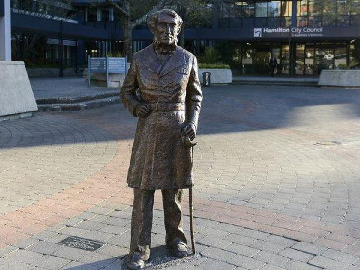 John Hamilton: New Zealand tears down statue of British colonialist and ...