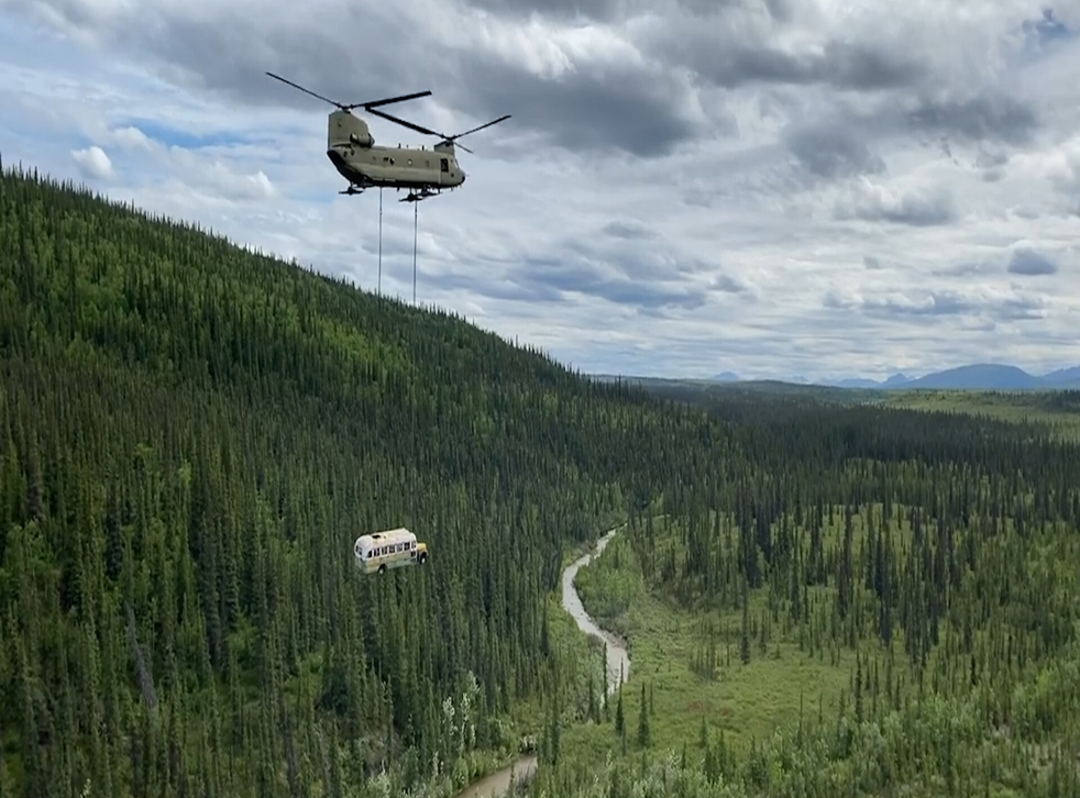 'Into the Wild' bus removed from Alaska over demand | indy100 | indy100