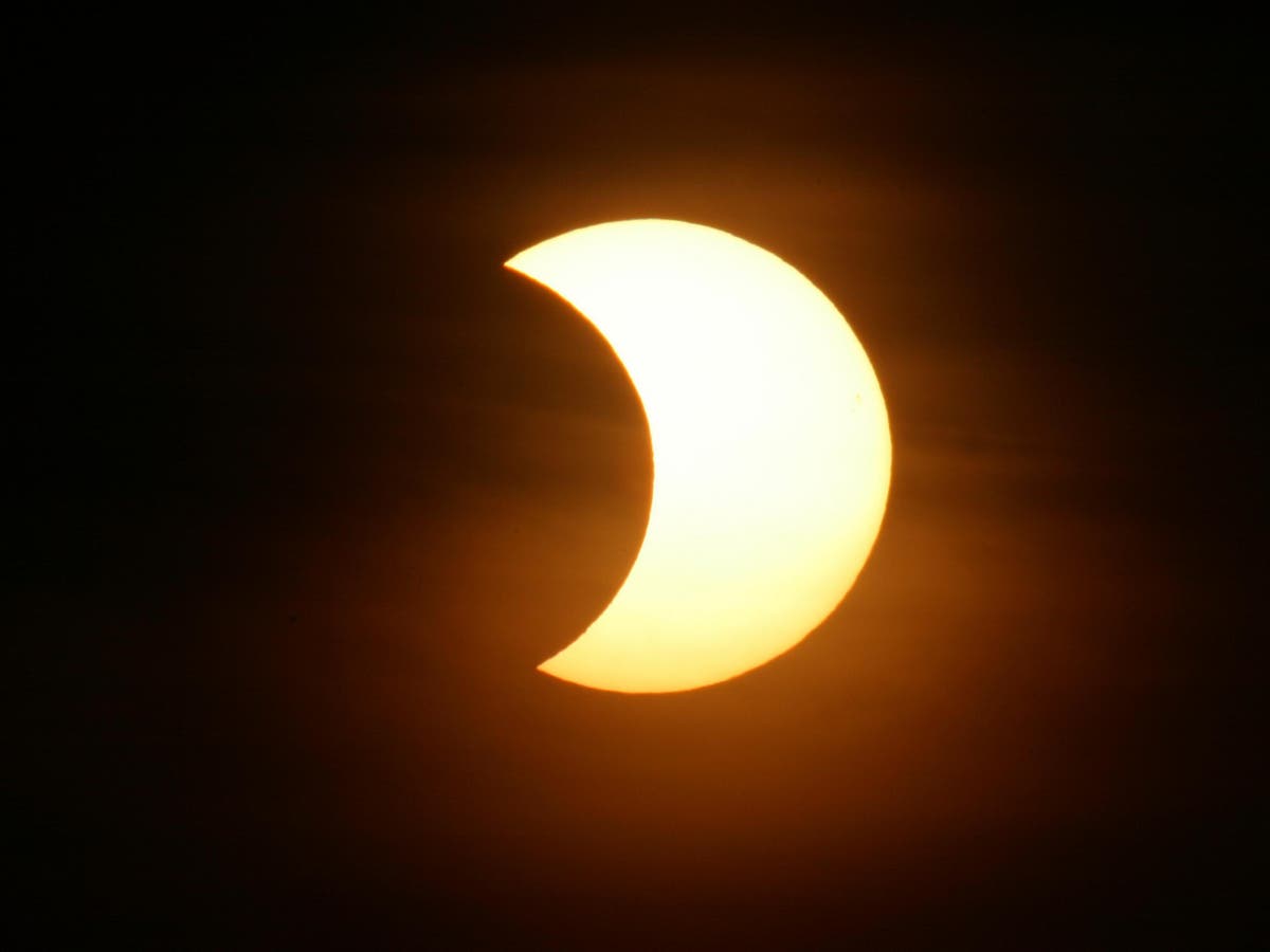Solar eclipse 2020 as it happened: Coverage of rare 'annular' event ...