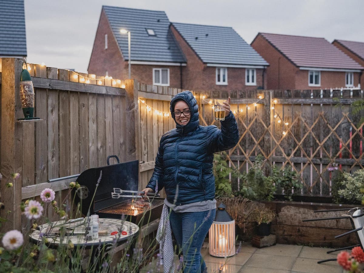 The careful choreography of hosting a socially distanced barbecue | The ...