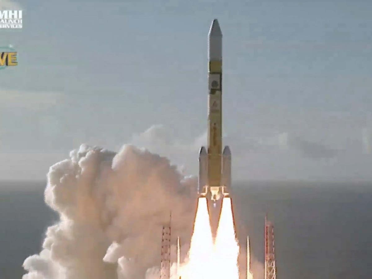 Hope Probe: UAE spacecraft blasts off in first ever mission to Mars ...