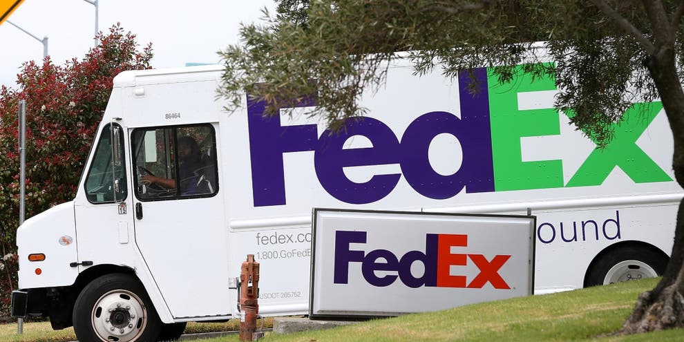 FedEx driver seen 'refusing' to help elderly man in viral video ...