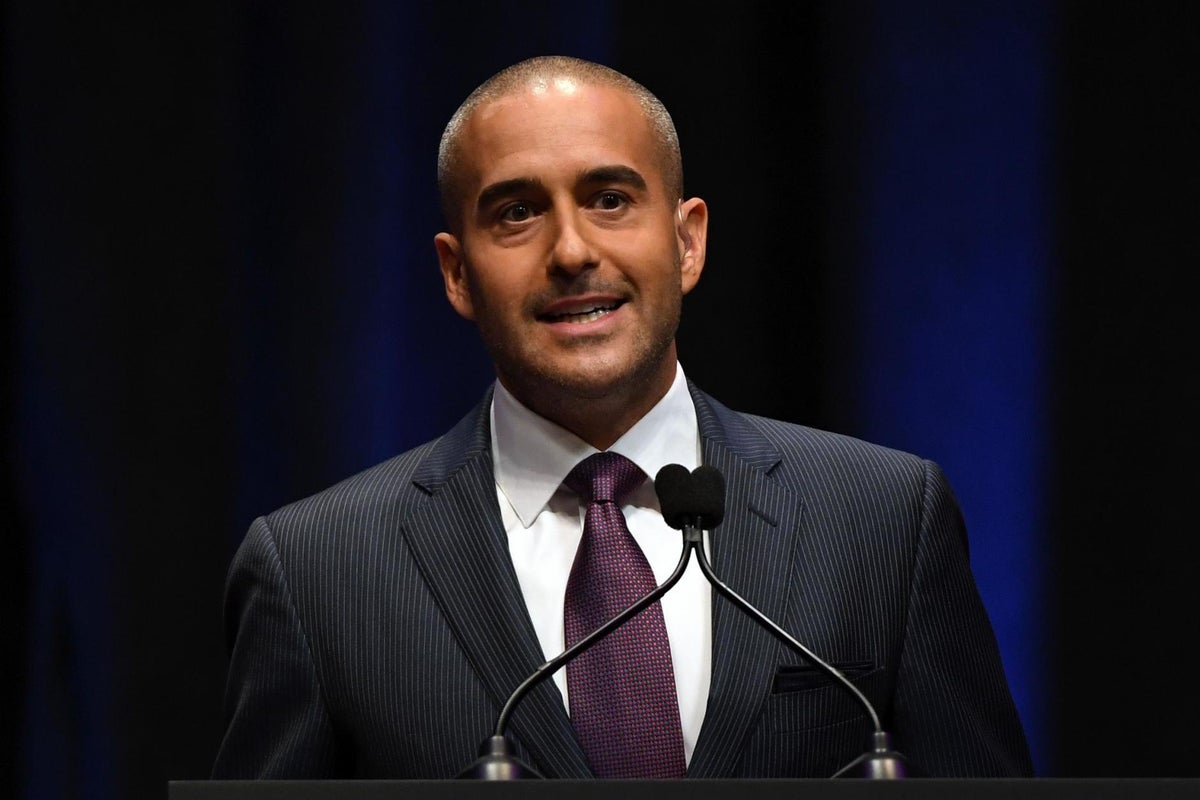 UFC commentator Jon Anik says Justin Gaethje was irate at Topuria vs ...