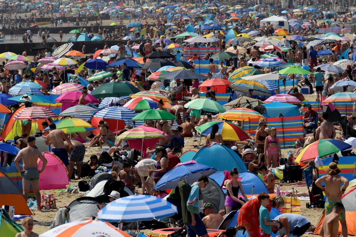 UK weather forecast live: Latest Met Office updates on hottest day of ...