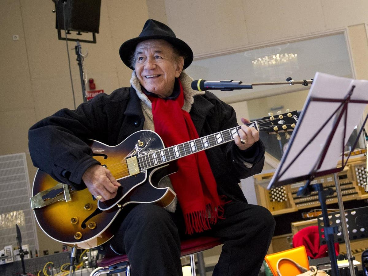 Trini Lopez death: Foo Fighters and others pay tribute to actor and ...