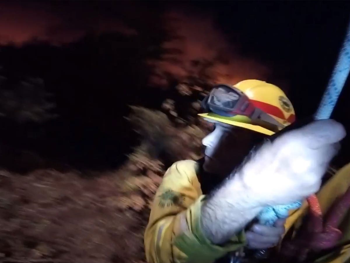 California wildfires: Dramatic footage shows helicopter rescue of ...