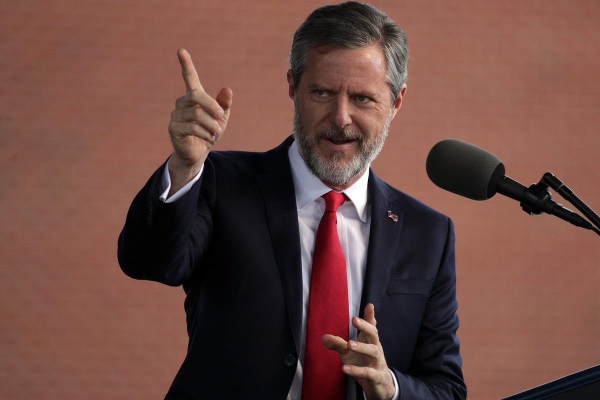 Jerry Falwell Jr: Trump-supporting evangelical leader resigns from ...