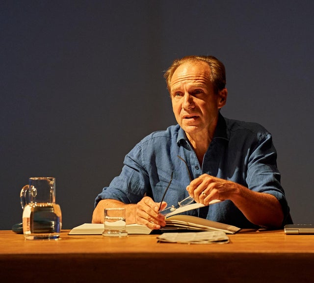 Ralph Fiennes Instagram, Twitter & Facebook on IDCrawl